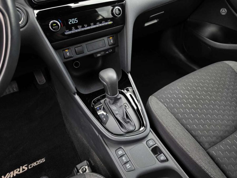 Черный Тойота Yaris Cross 2025 в Каунас, объемом двигателя 1.49 л и пробегом 23 тыс. км за 13900 €, фото 36 на AUTOMOTO.COM.LV
