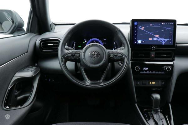 Melns Toyota Yaris Cross 2025 Viļņa, ar dzinēja tilpumu 1.49 L un nobraukumu 23 tūkst. km par 26990 €, foto 8 vietnē AUTOMOTO.COM.LV