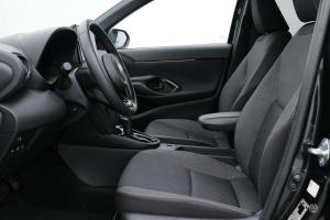 Black Toyota Yaris Cross 2025 in Vilnius, with an engine capacity of 1.49 L and mileage of 23 thousand km for 26990 €, photo 13 on AUTOMOTO.COM.LV