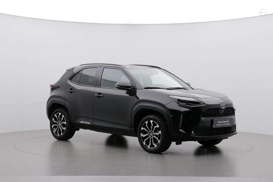 Black Toyota Yaris Cross 2025 in Vilnius, with an engine capacity of 1.49 L and mileage of 23 thousand km for 26990 €, photo 20 on AUTOMOTO.COM.LV