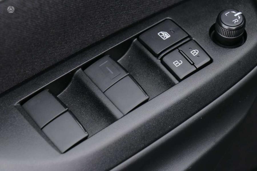 Black Toyota Yaris Cross 2025 in Vilnius, with an engine capacity of 1.49 L and mileage of 23 thousand km for 26990 €, photo 25 on AUTOMOTO.COM.LV