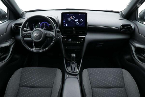 Черный Тойота Yaris Cross 2025 в Вильнюс, объемом двигателя 1.49 л и пробегом 32 тыс. км за 26990 €, фото 7 на AUTOMOTO.COM.LV