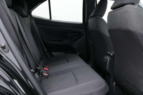 Черный Тойота Yaris Cross 2025 в Вильнюс, объемом двигателя 1.49 л и пробегом 32 тыс. км за 26990 €, фото 10 на AUTOMOTO.COM.LV