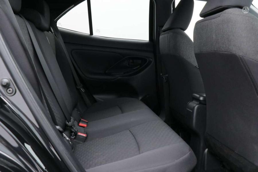 Черный Тойота Yaris Cross 2025 в Вильнюс, объемом двигателя 1.49 л и пробегом 32 тыс. км за 26990 €, фото 11 на AUTOMOTO.COM.LV