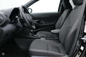 Черный Тойота Yaris Cross 2025 в Вильнюс, объемом двигателя 1.49 л и пробегом 32 тыс. км за 26990 €, фото 13 на AUTOMOTO.COM.LV