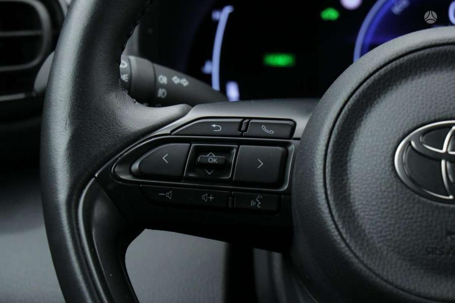Черный Тойота Yaris Cross 2025 в Вильнюс, объемом двигателя 1.49 л и пробегом 32 тыс. км за 26990 €, фото 28 на AUTOMOTO.COM.LV
