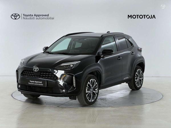 Black Toyota Yaris Cross 2025 in Vilnius, with an engine capacity of 1.49 L and mileage of 67 thousand km for 25900 €, photo 1 on AUTOMOTO.COM.LV
