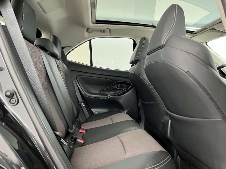 Черный Тойота Yaris Cross 2025 в Вильнюс, объемом двигателя 1.49 л и пробегом 67 тыс. км за 25900 €, фото 8 на AUTOMOTO.COM.LV