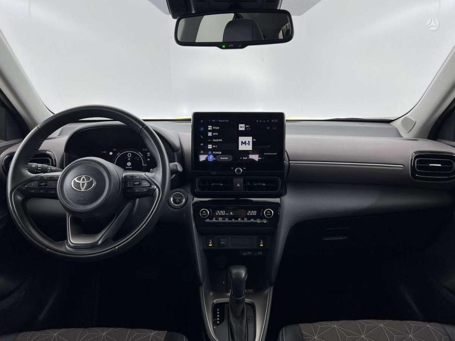 Черный Тойота Yaris Cross 2025 в Вильнюс, объемом двигателя 1.49 л и пробегом 67 тыс. км за 25900 €, фото 9 на AUTOMOTO.COM.LV