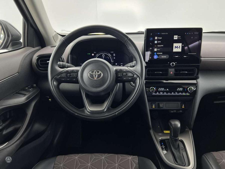 Черный Тойота Yaris Cross 2025 в Вильнюс, объемом двигателя 1.49 л и пробегом 67 тыс. км за 25900 €, фото 10 на AUTOMOTO.COM.LV