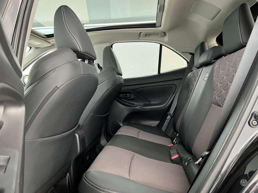 Черный Тойота Yaris Cross 2025 в Вильнюс, объемом двигателя 1.49 л и пробегом 67 тыс. км за 25900 €, фото 20 на AUTOMOTO.COM.LV