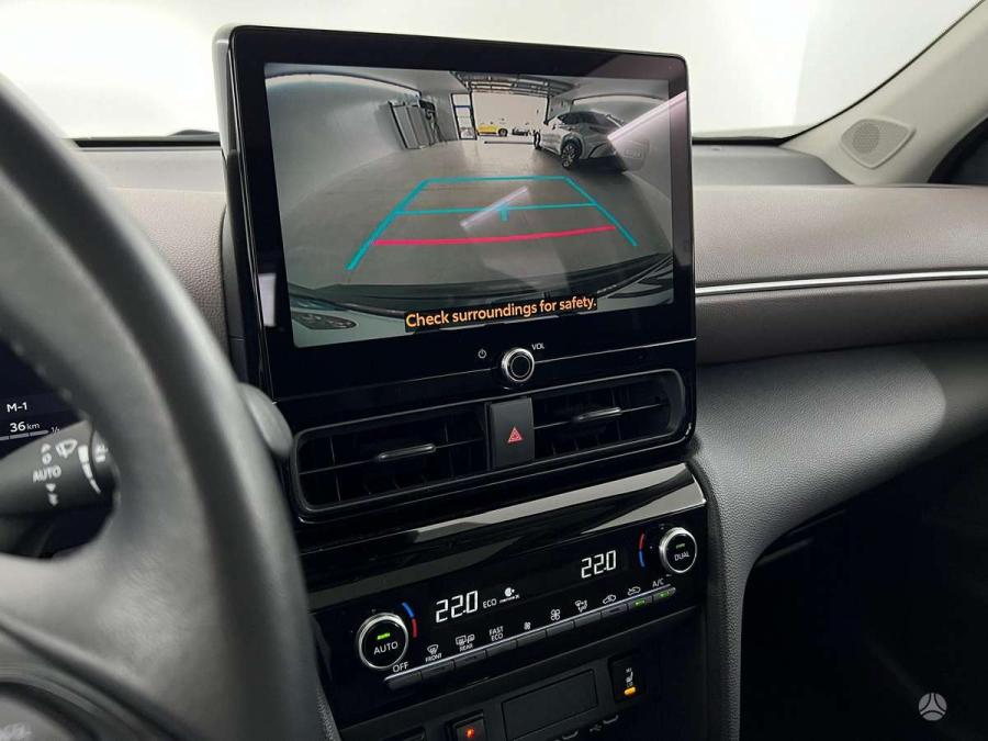 Черный Тойота Yaris Cross 2025 в Вильнюс, объемом двигателя 1.49 л и пробегом 67 тыс. км за 25900 €, фото 24 на AUTOMOTO.COM.LV