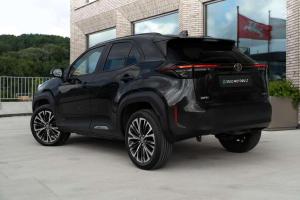 Melns Toyota Yaris Cross 2025 Viļņa, ar dzinēja tilpumu 1.49 L un nobraukumu 17 tūkst. km par 25500 €, foto 6 vietnē AUTOMOTO.COM.LV