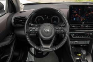 Melns Toyota Yaris Cross 2025 Viļņa, ar dzinēja tilpumu 1.49 L un nobraukumu 17 tūkst. km par 25500 €, foto 16 vietnē AUTOMOTO.COM.LV