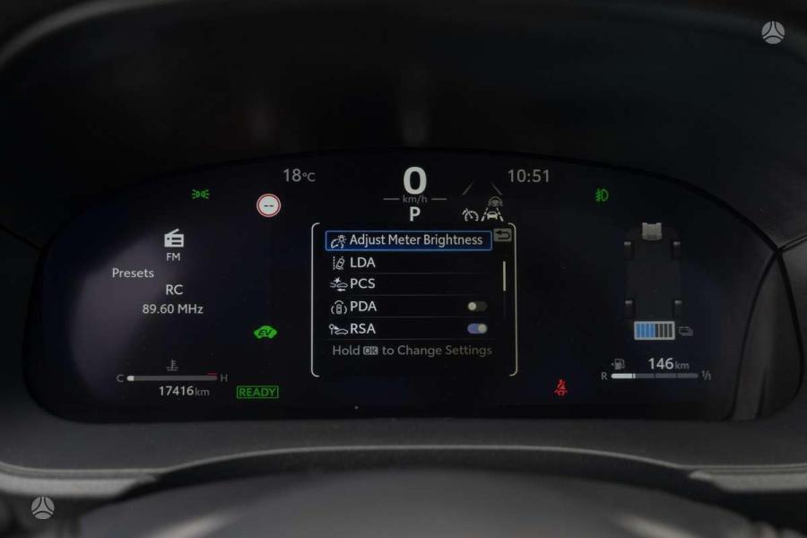 Melns Toyota Yaris Cross 2025 Viļņa, ar dzinēja tilpumu 1.49 L un nobraukumu 17 tūkst. km par 25500 €, foto 20 vietnē AUTOMOTO.COM.LV