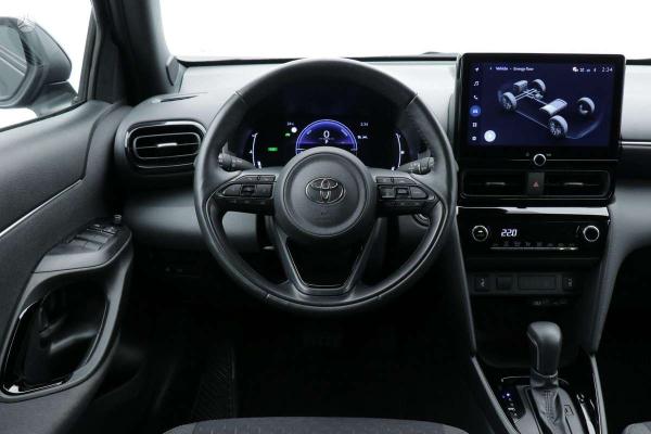 Black Toyota Yaris Cross 2025 in Vilnius, with an engine capacity of 1.49 L and mileage of 27 thousand km for 26990 €, photo 9 on AUTOMOTO.COM.LV