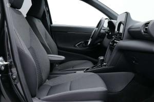 Черный Тойота Yaris Cross 2025 в Вильнюс, объемом двигателя 1.49 л и пробегом 27 тыс. км за 26990 €, фото 10 на AUTOMOTO.COM.LV