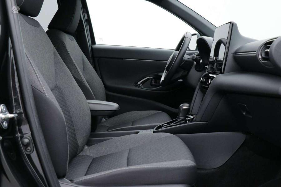 Черный Тойота Yaris Cross 2025 в Вильнюс, объемом двигателя 1.49 л и пробегом 27 тыс. км за 26990 €, фото 10 на AUTOMOTO.COM.LV