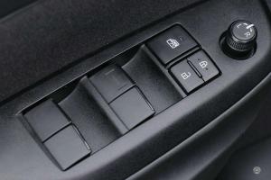 Черный Тойота Yaris Cross 2025 в Вильнюс, объемом двигателя 1.49 л и пробегом 27 тыс. км за 26990 €, фото 25 на AUTOMOTO.COM.LV