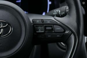 Черный Тойота Yaris Cross 2025 в Вильнюс, объемом двигателя 1.49 л и пробегом 27 тыс. км за 26990 €, фото 29 на AUTOMOTO.COM.LV
