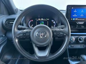 Черный Тойота Yaris Cross 2022 в Таллин, объемом двигателя 1.49 л и пробегом 65 тыс. км за 19995 €, фото 6 на AUTOMOTO.COM.LV