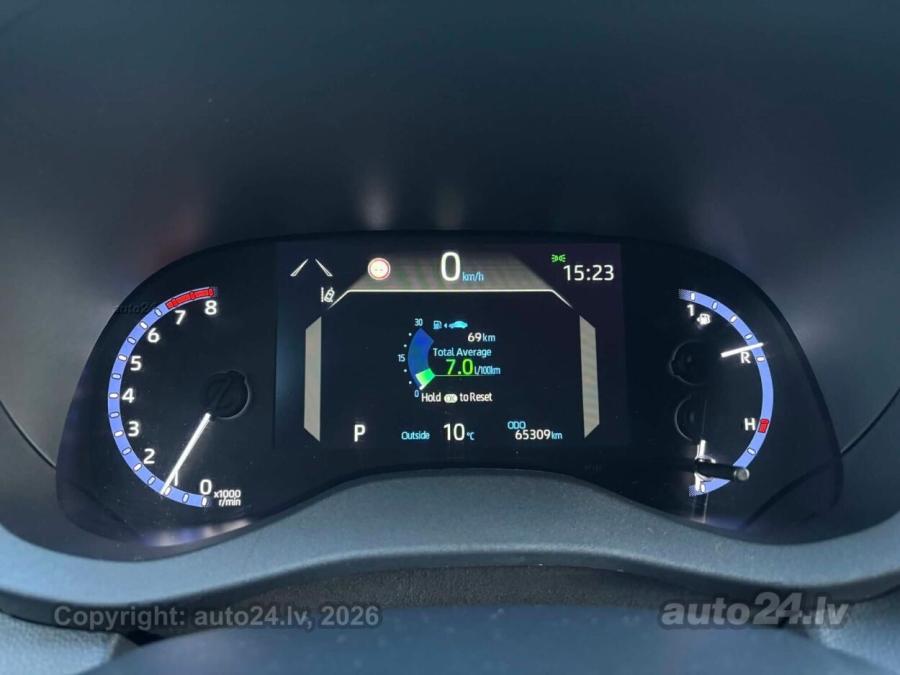 Черный Тойота Yaris Cross 2022 в Таллин, объемом двигателя 1.49 л и пробегом 65 тыс. км за 19995 €, фото 9 на AUTOMOTO.COM.LV