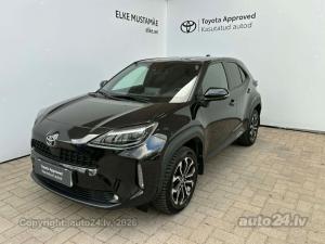 Melns Toyota Yaris Cross 2022 Tallina, ar dzinēja tilpumu 1.49 L un nobraukumu 43 tūkst. km par 20495 €, foto  vietnē AUTOMOTO.COM.LV
