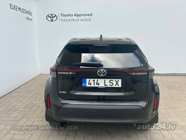 Melns Toyota Yaris Cross 2022 Tallina, ar dzinēja tilpumu 1.49 L un nobraukumu 43 tūkst. km par 20495 €, foto 4 vietnē AUTOMOTO.COM.LV
