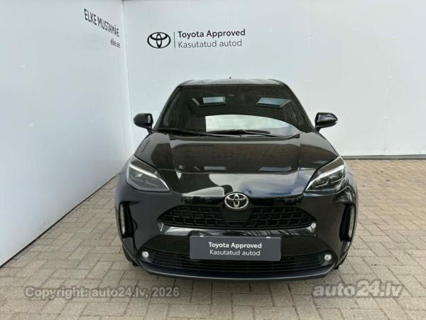Melns Toyota Yaris Cross 2022 Tallina, ar dzinēja tilpumu 1.49 L un nobraukumu 43 tūkst. km par 20495 €, foto 5 vietnē AUTOMOTO.COM.LV