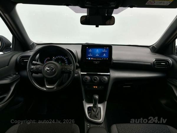 Melns Toyota Yaris Cross 2022 Tallina, ar dzinēja tilpumu 1.49 L un nobraukumu 43 tūkst. km par 20495 €, foto 8 vietnē AUTOMOTO.COM.LV