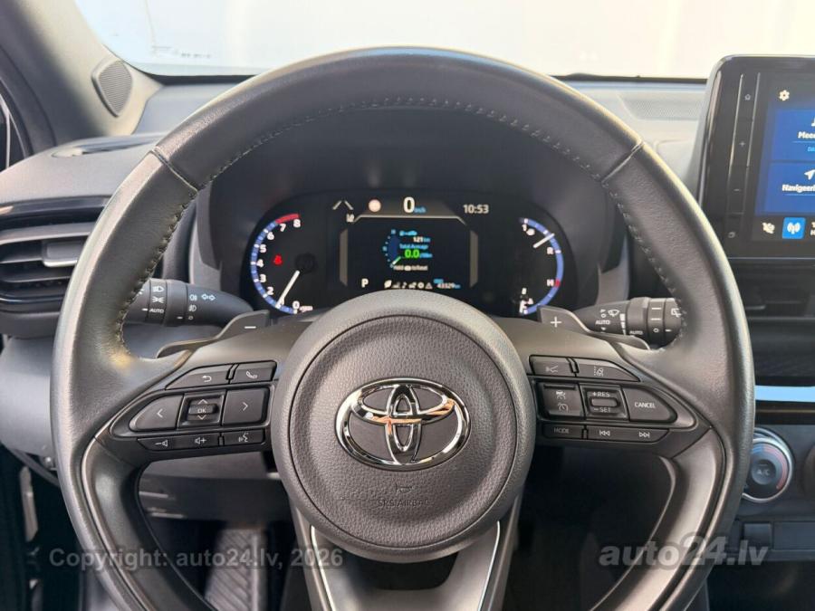 Черный Тойота Yaris Cross 2022 в Таллин, объемом двигателя 1.49 л и пробегом 43 тыс. км за 20495 €, фото 11 на AUTOMOTO.COM.LV