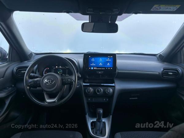 Черный Тойота Yaris Cross 2022 в Таллин, объемом двигателя 1.49 л и пробегом 72 тыс. км за 19995 €, фото 8 на AUTOMOTO.COM.LV