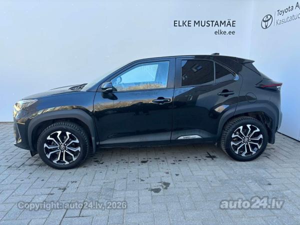 Melns Toyota Yaris Cross 2022 Tallina, ar dzinēja tilpumu 1.49 L un nobraukumu 72 tūkst. km par 19995 €, foto 3 vietnē AUTOMOTO.COM.LV