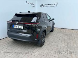 Черный Тойота Yaris Cross 2022 в Таллин, объемом двигателя 1.49 л и пробегом 63 тыс. км за 19995 €, фото 3 на AUTOMOTO.COM.LV