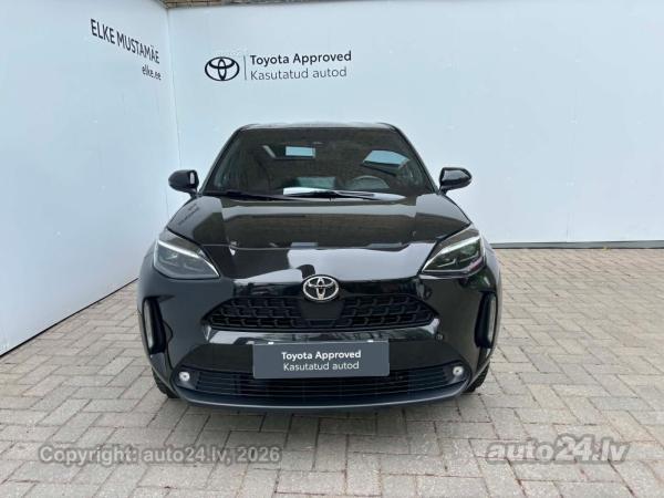 Черный Тойота Yaris Cross 2022 в Таллин, объемом двигателя 1.49 л и пробегом 63 тыс. км за 19995 €, фото 5 на AUTOMOTO.COM.LV
