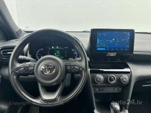Черный Тойота Yaris Cross 2022 в Таллин, объемом двигателя 1.49 л и пробегом 63 тыс. км за 19995 €, фото 10 на AUTOMOTO.COM.LV