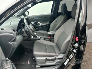 Черный Тойота Yaris Cross 2022 в Таллин, объемом двигателя 1.49 л и пробегом 63 тыс. км за 19995 €, фото 12 на AUTOMOTO.COM.LV