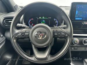 Черный Тойота Yaris Cross 2022 в Таллин, объемом двигателя 1.49 л и пробегом 63 тыс. км за 19995 €, фото 13 на AUTOMOTO.COM.LV