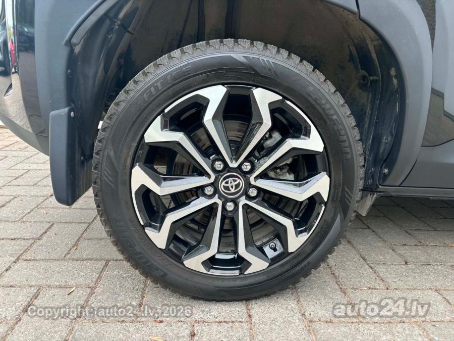 Черный Тойота Yaris Cross 2022 в Таллин, объемом двигателя 1.49 л и пробегом 63 тыс. км за 19995 €, фото 17 на AUTOMOTO.COM.LV