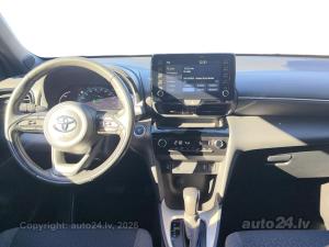Черный Тойота Yaris Cross 2022 в Таллин, объемом двигателя 1.49 л и пробегом 60 тыс. км за 19995 €, фото 9 на AUTOMOTO.COM.LV