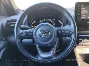 Черный Тойота Yaris Cross 2022 в Таллин, объемом двигателя 1.49 л и пробегом 60 тыс. км за 19995 €, фото 13 на AUTOMOTO.COM.LV
