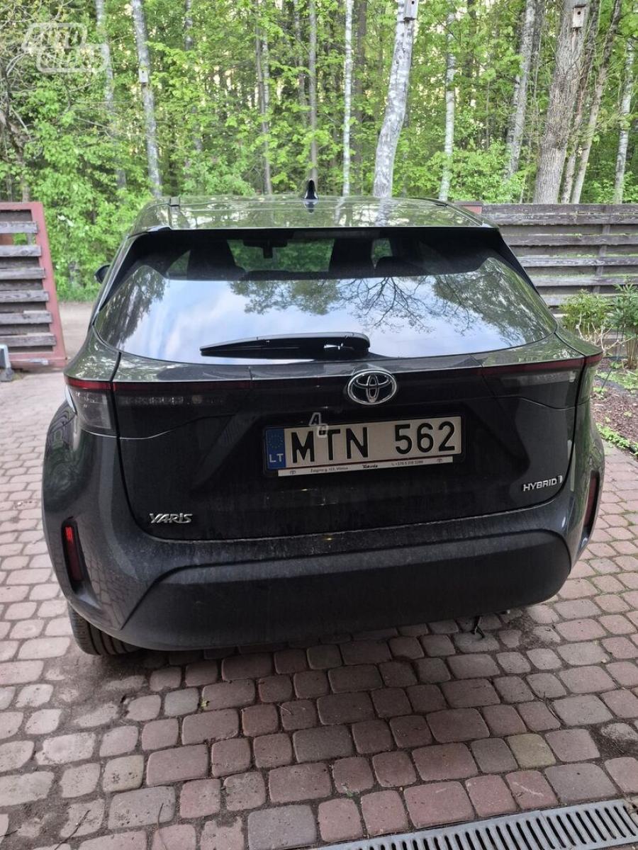 Черный Тойота Yaris Cross 2023 в Вильнюс, объемом двигателя 1.50 л и пробегом 24 тыс. км за 25000 €, фото 6 на AUTOMOTO.COM.LV