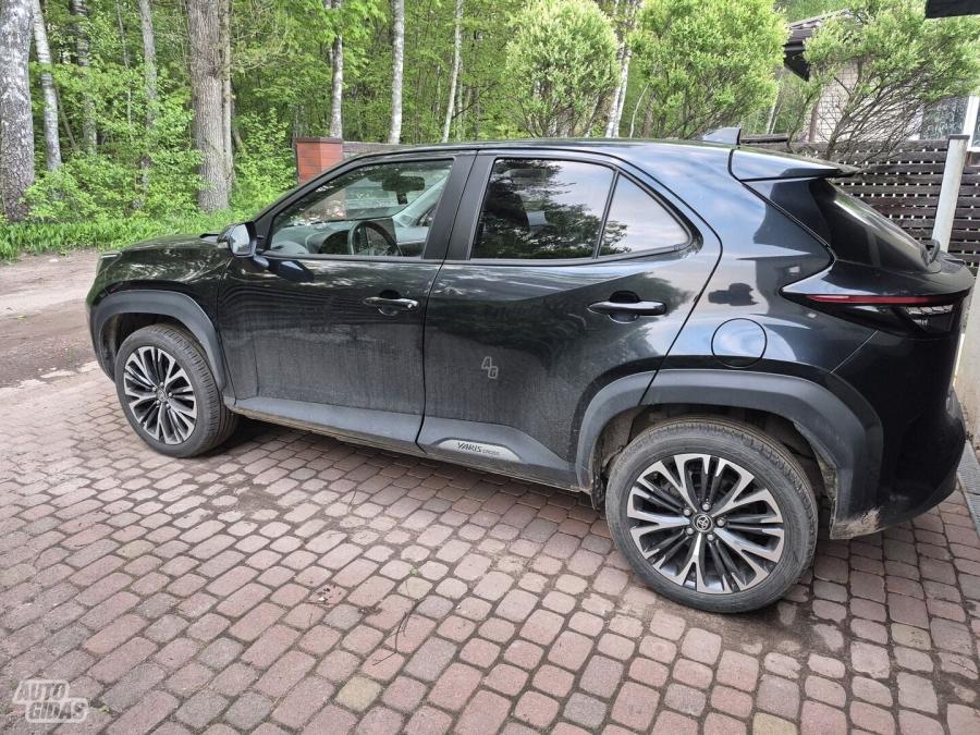 Черный Тойота Yaris Cross 2023 в Вильнюс, объемом двигателя 1.50 л и пробегом 24 тыс. км за 25000 €, фото 7 на AUTOMOTO.COM.LV