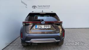 Melns Toyota Yaris Cross 2023 Tallina, ar dzinēja tilpumu 1.49 L un nobraukumu 41 tūkst. km par 25495 €, foto 5 vietnē AUTOMOTO.COM.LV