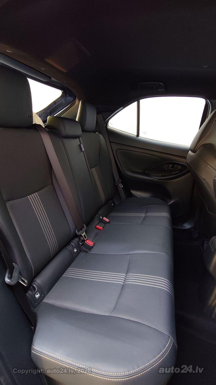 Melns Toyota Yaris Cross 2023 Tallina, ar dzinēja tilpumu 1.49 L un nobraukumu 41 tūkst. km par 25495 €, foto 8 vietnē AUTOMOTO.COM.LV