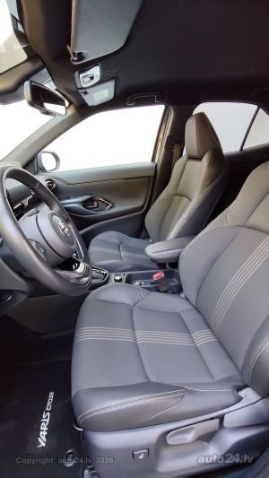 Melns Toyota Yaris Cross 2023 Tallina, ar dzinēja tilpumu 1.49 L un nobraukumu 41 tūkst. km par 25495 €, foto 12 vietnē AUTOMOTO.COM.LV
