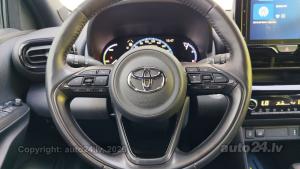 Melns Toyota Yaris Cross 2023 Tallina, ar dzinēja tilpumu 1.49 L un nobraukumu 41 tūkst. km par 25495 €, foto 13 vietnē AUTOMOTO.COM.LV