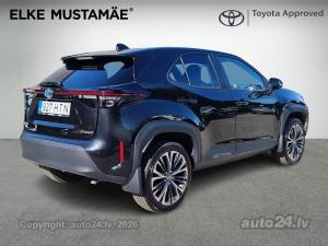 Melns Toyota Yaris Cross 2023 Tallina, ar dzinēja tilpumu 1.49 L un nobraukumu 46 tūkst. km par 23995 €, foto 3 vietnē AUTOMOTO.COM.LV