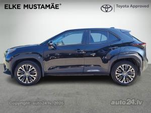 Melns Toyota Yaris Cross 2023 Tallina, ar dzinēja tilpumu 1.49 L un nobraukumu 46 tūkst. km par 23995 €, foto 4 vietnē AUTOMOTO.COM.LV