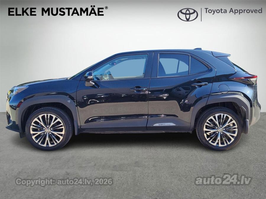 Melns Toyota Yaris Cross 2023 Tallina, ar dzinēja tilpumu 1.49 L un nobraukumu 46 tūkst. km par 23995 €, foto 4 vietnē AUTOMOTO.COM.LV
